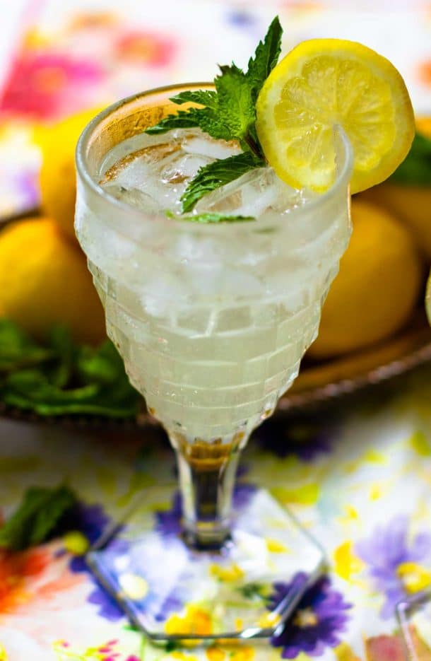 Homemade Lemonade - A Southern Soul