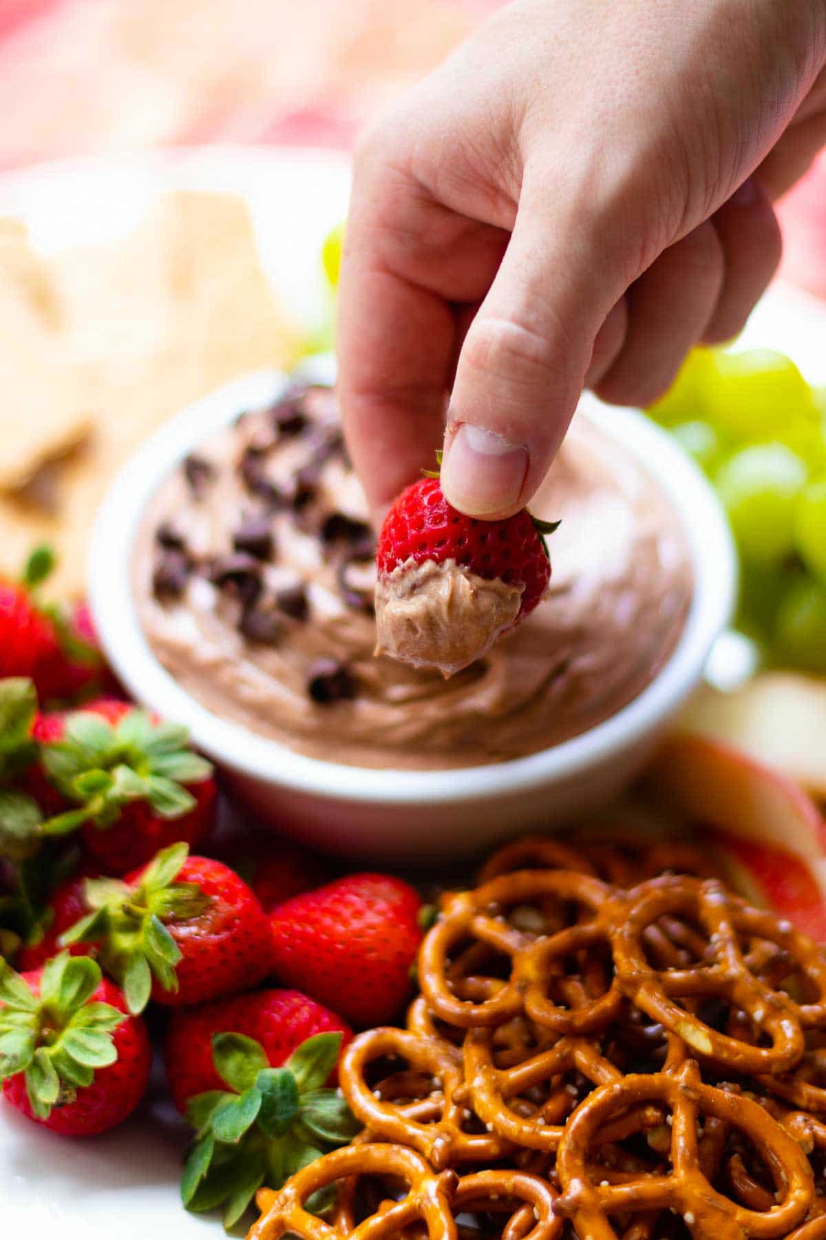Easy Creamy Chocolate Dip