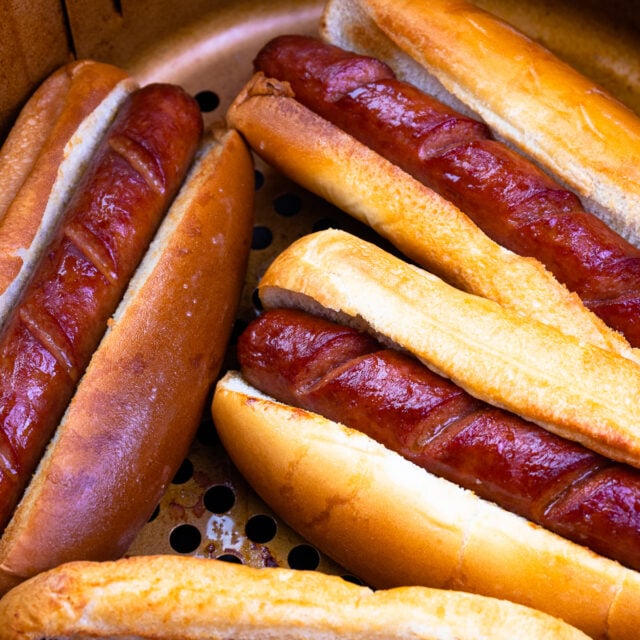 Air Fryer Hot Dogs — Crispy Buns, Juicy Dogs, 10 Minutes
