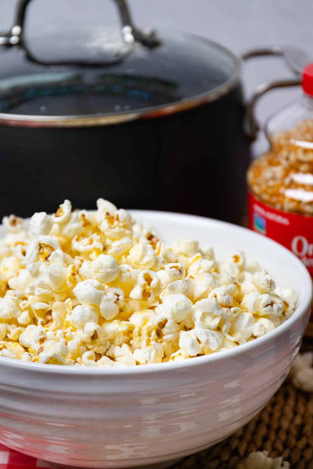 Homemade Stovetop Popcorn Recipe (So Crispy!)