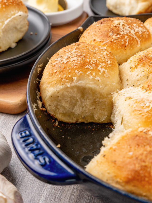 Garlic Parmesan Skillet Rolls - A Southern Soul