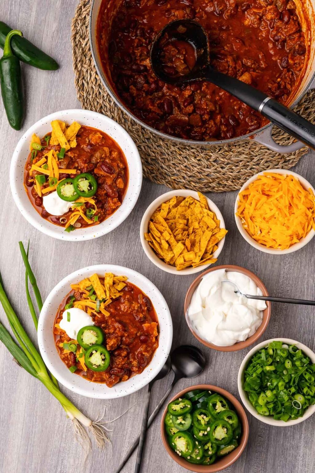 Best Chili Recipes for Every Taste (Easy, Cozy, and Full of Flavor)