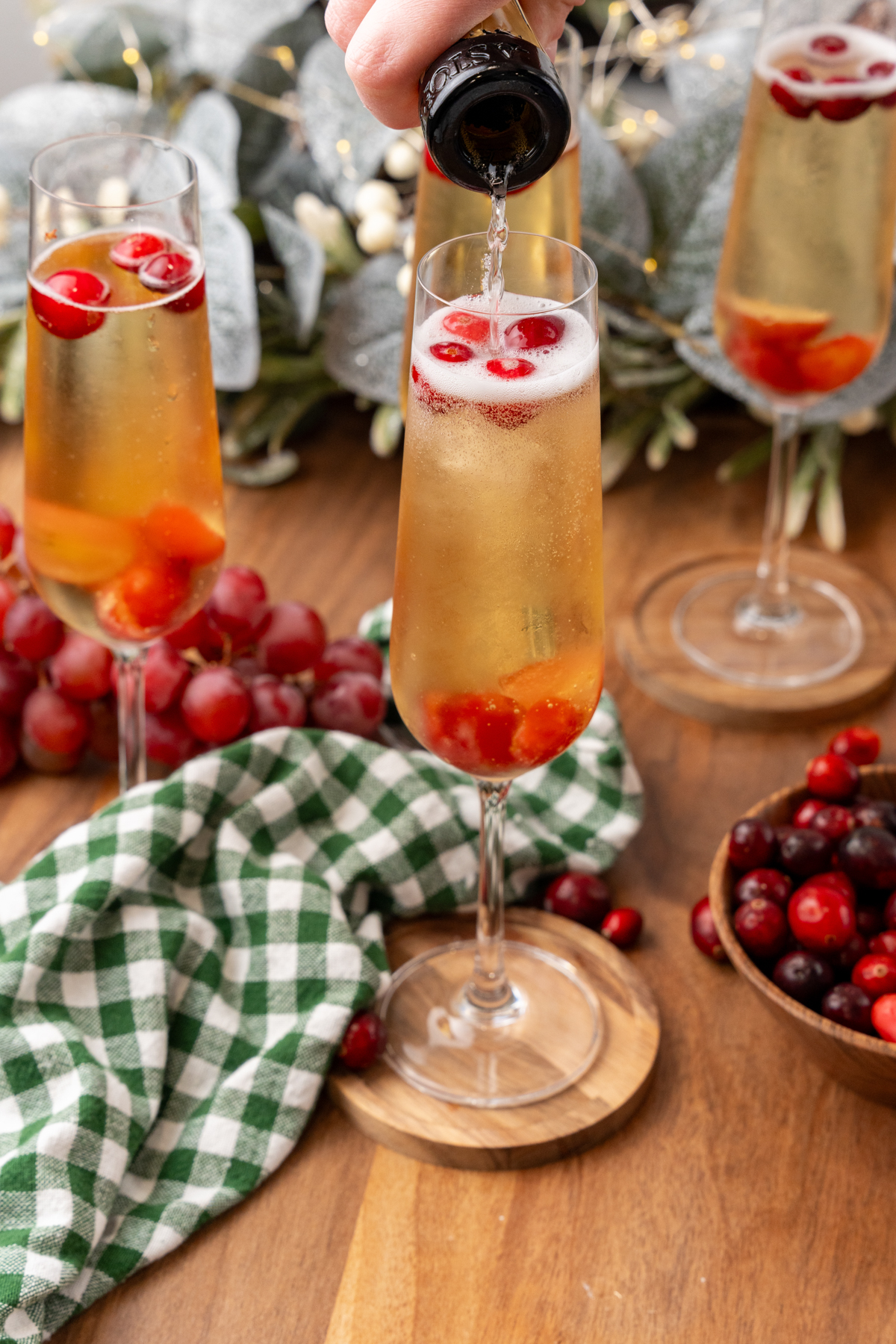 Mistletoe Mimosas: The Ultimate Holiday Cocktail